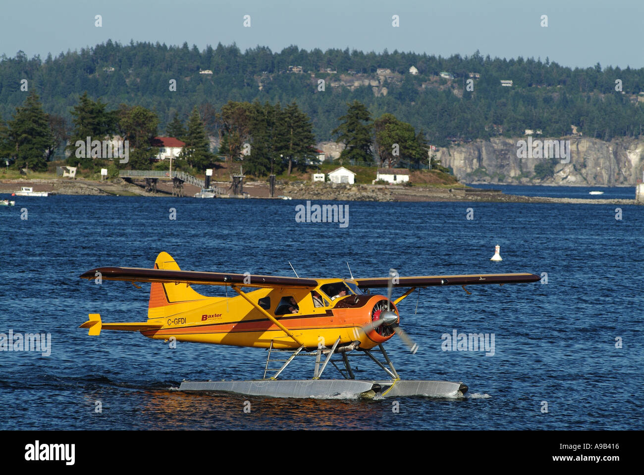 Float plane taxiing into harbour Nanaimo Harbour Vancouver Island ...