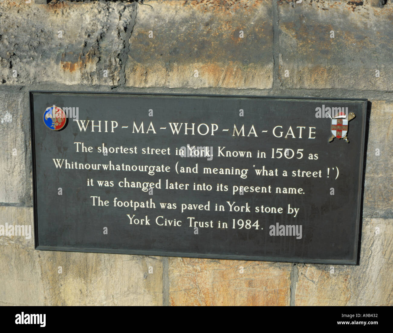 "Whip ma whop ma gate" road sign, City of York, North Yorkshire ...