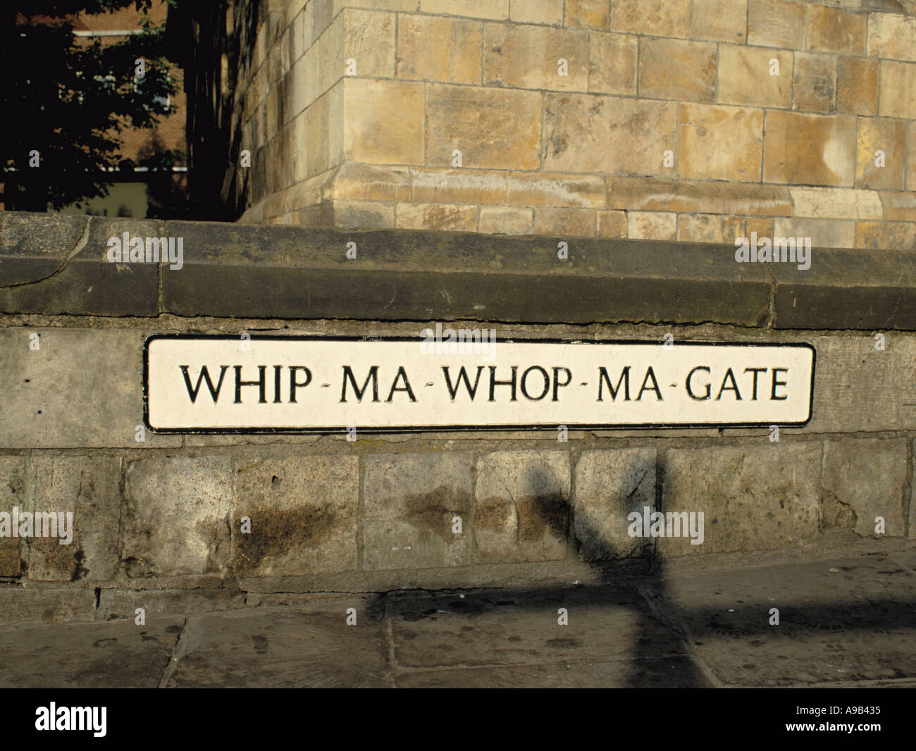 "Whip ma whop ma gate" road sign, City of York, North Yorkshire ...