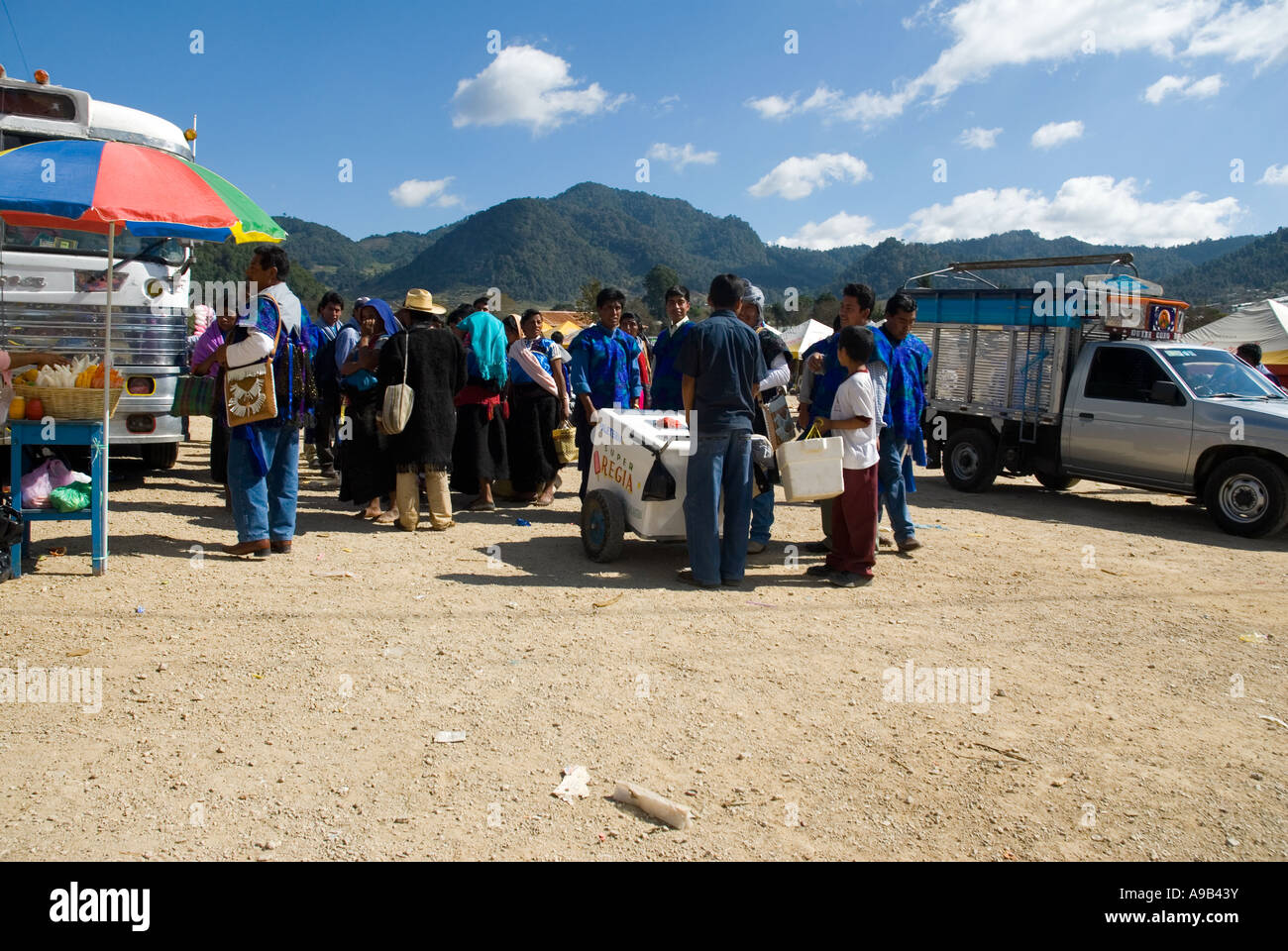 Mexico chiapas zinacantan tzotzil mayan hi-res stock photography and ...