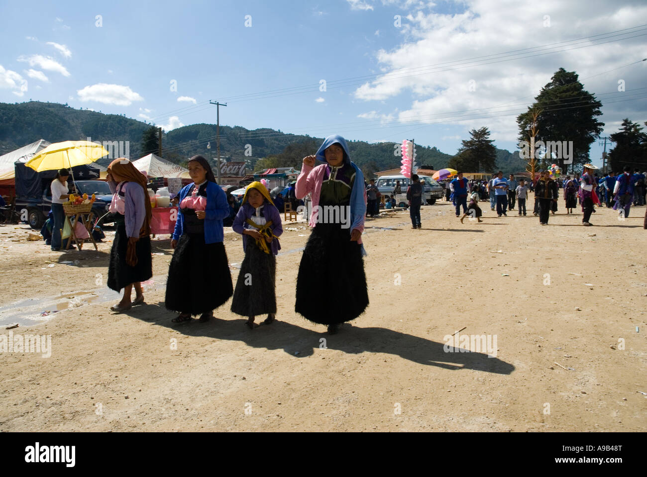 Mexico chiapas zinacantan tzotzil mayan hi-res stock photography and ...