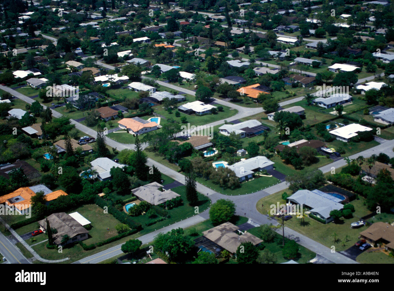 AERIAL OVER SUBURBAN RESIDENTIAL HOMES FLORIDA USA Stock Photo - Alamy