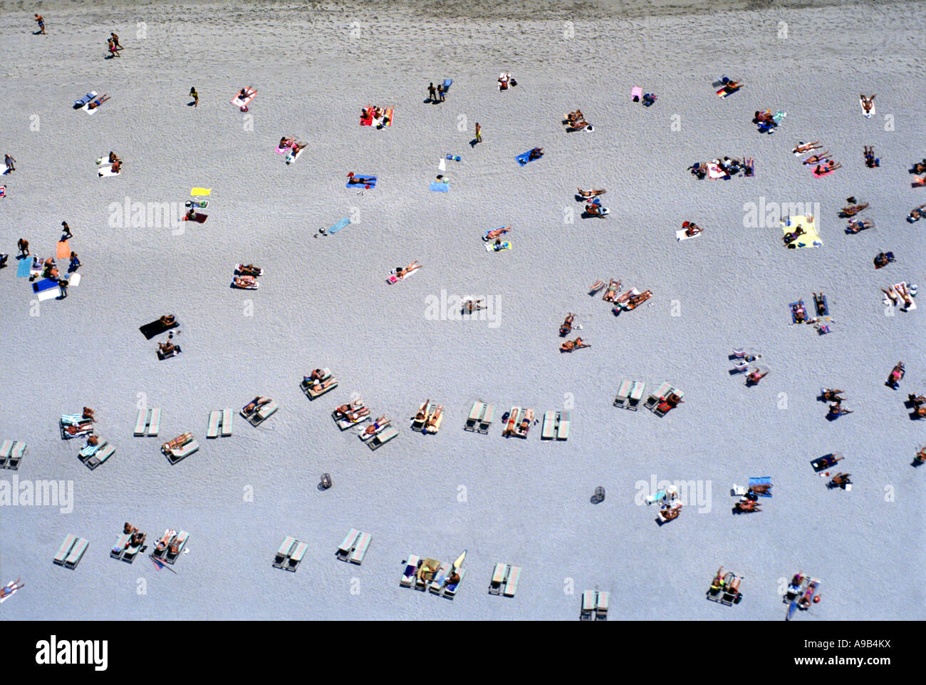 SUNBATHERS MIAMI BEACH FLORIDA USA Stock Photo - Alamy