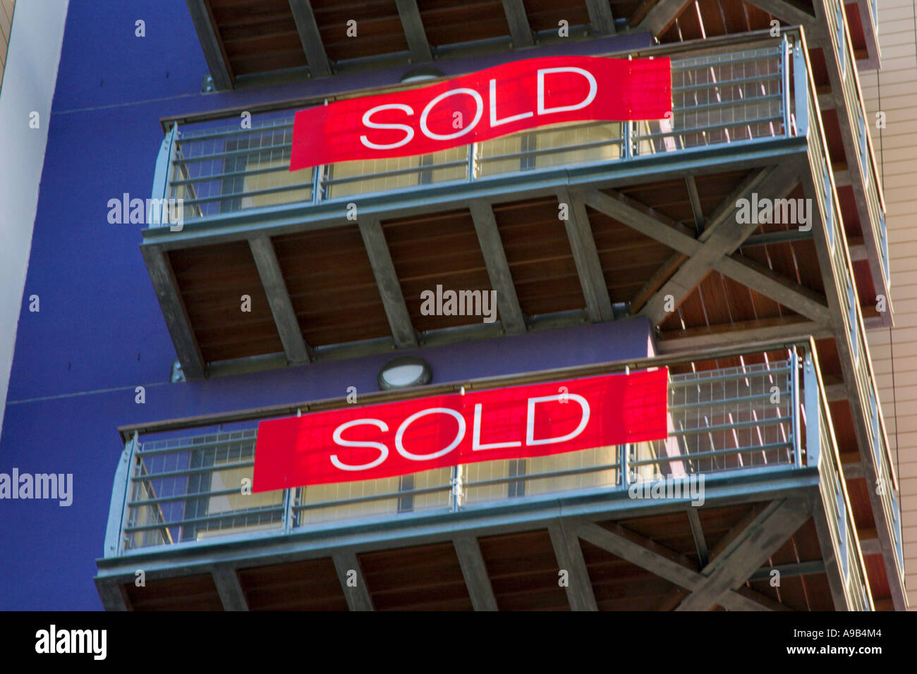 Newcastle for sale sign hi-res stock photography and images - Alamy
