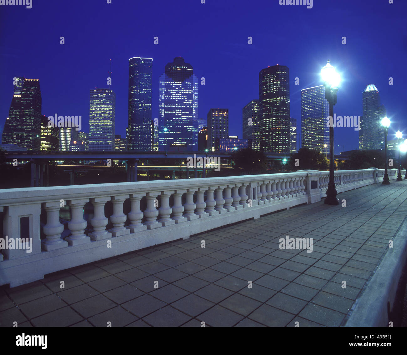 Houston texas skyline night lights hi-res stock photography and images ...