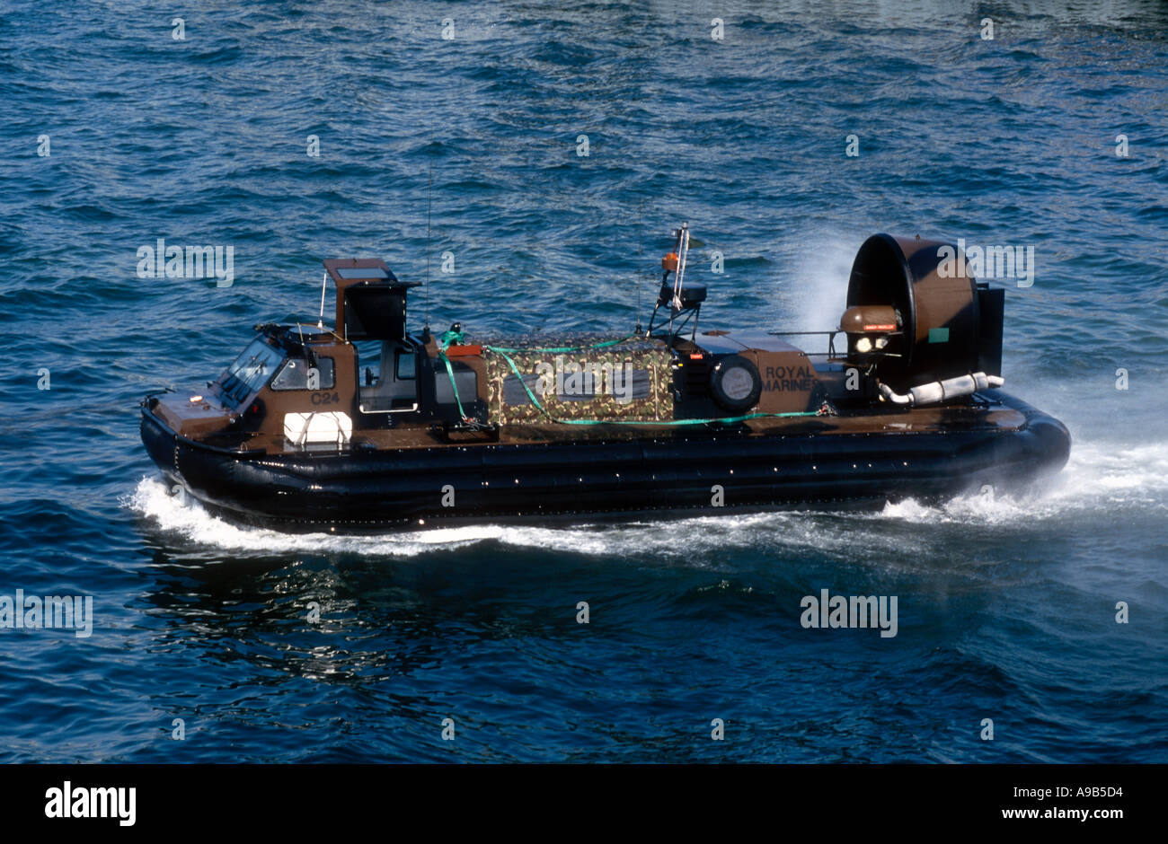 Hovercraft vessel hi-res stock photography and images Page Alamy