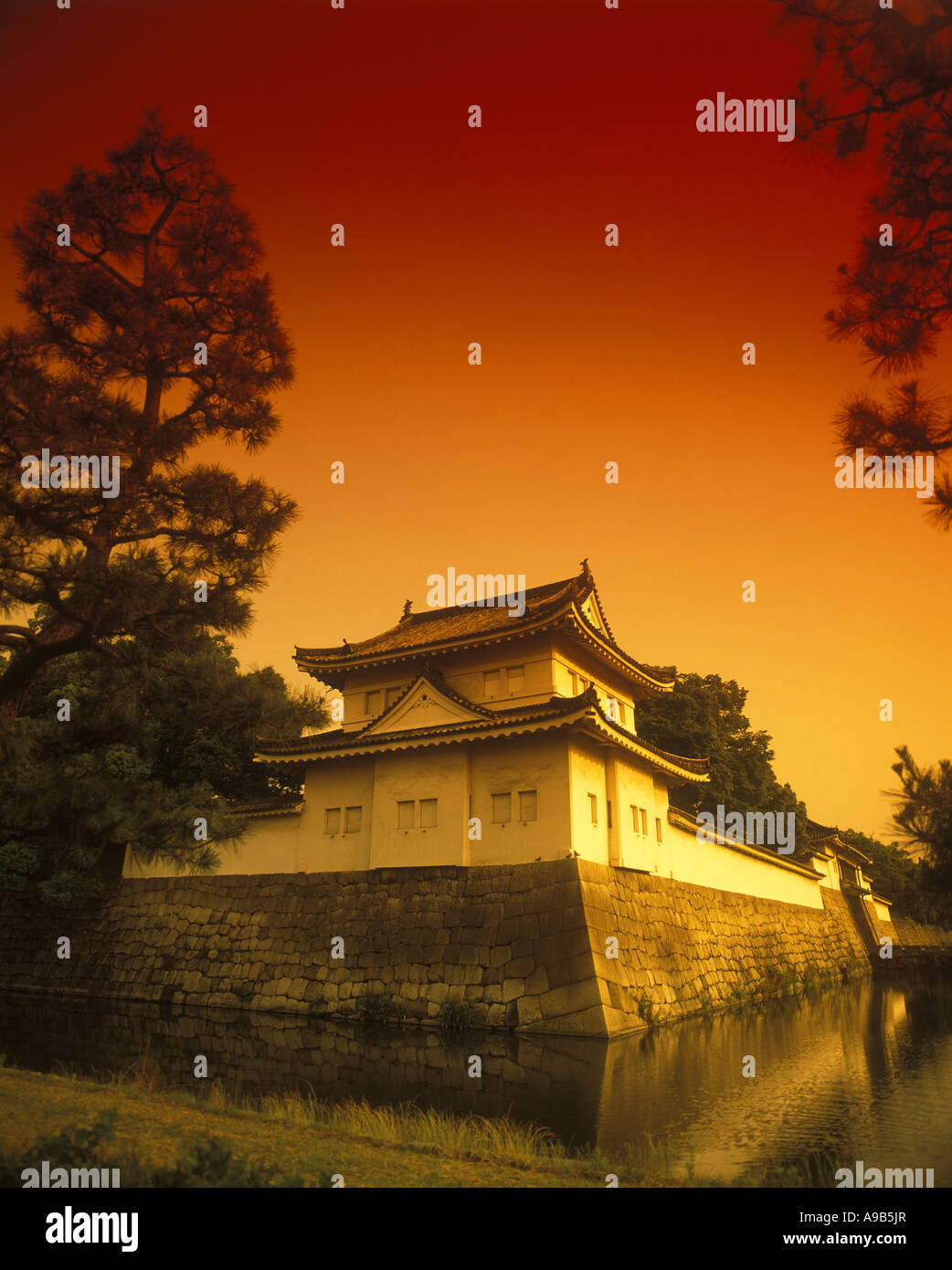 SOUTHEAST WATCHTOWER OUTER MOAT NIJO JO CASTLE KYOTO JAPAN Stock Photo ...