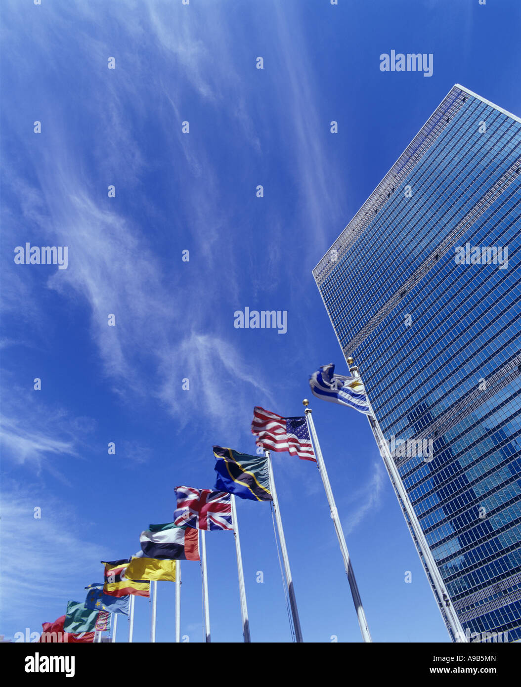 Un Building Flags High Resolution Stock Photography and Images - Alamy