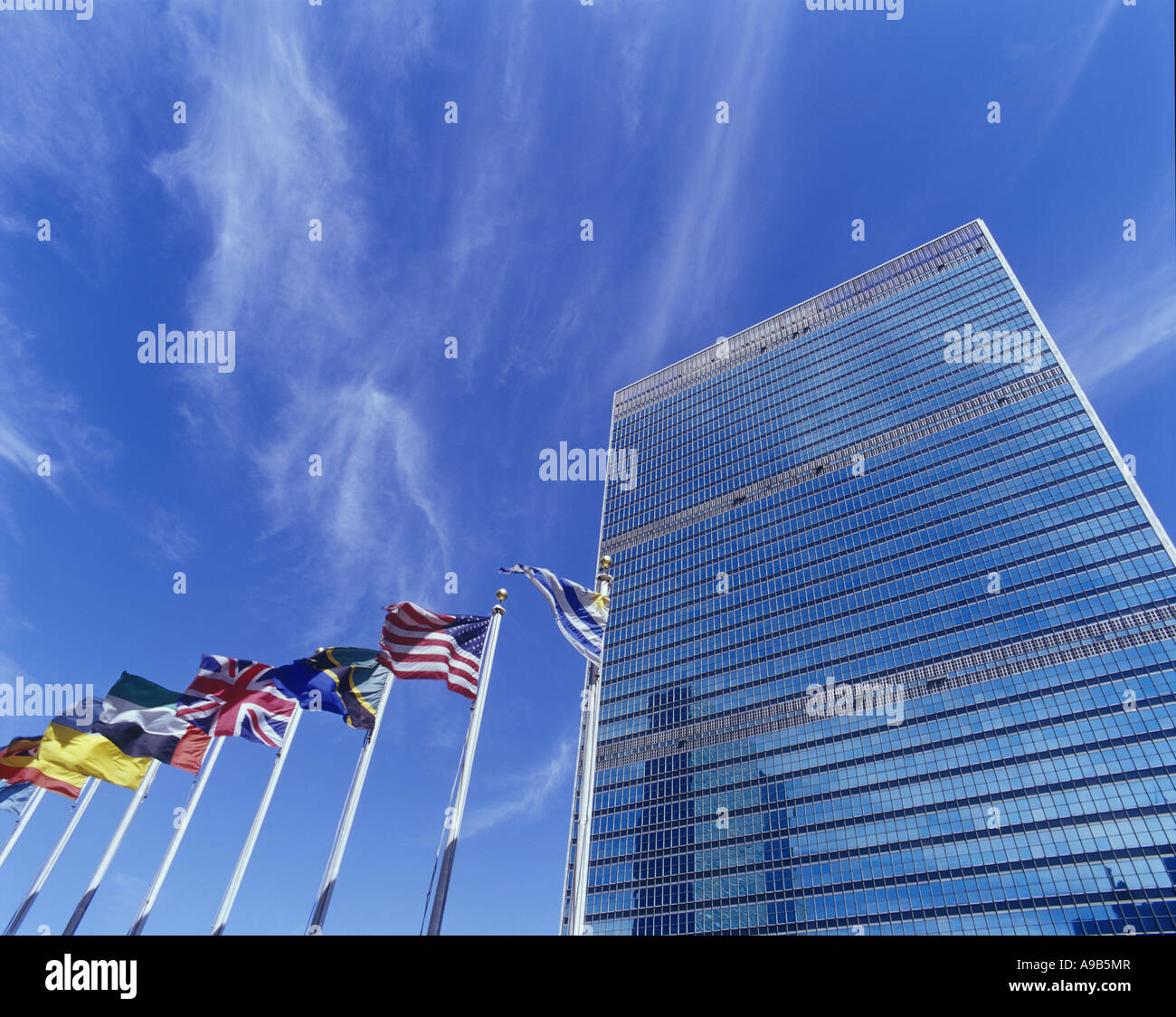 Un Building Flags High Resolution Stock Photography and Images - Alamy