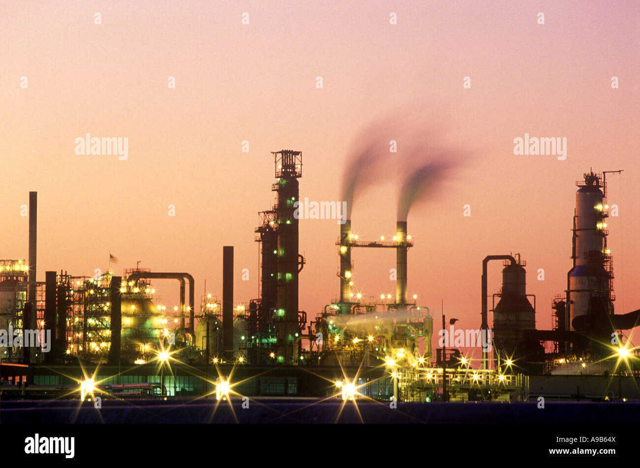 Petroleum cracking plant hi-res stock photography and images - Alamy