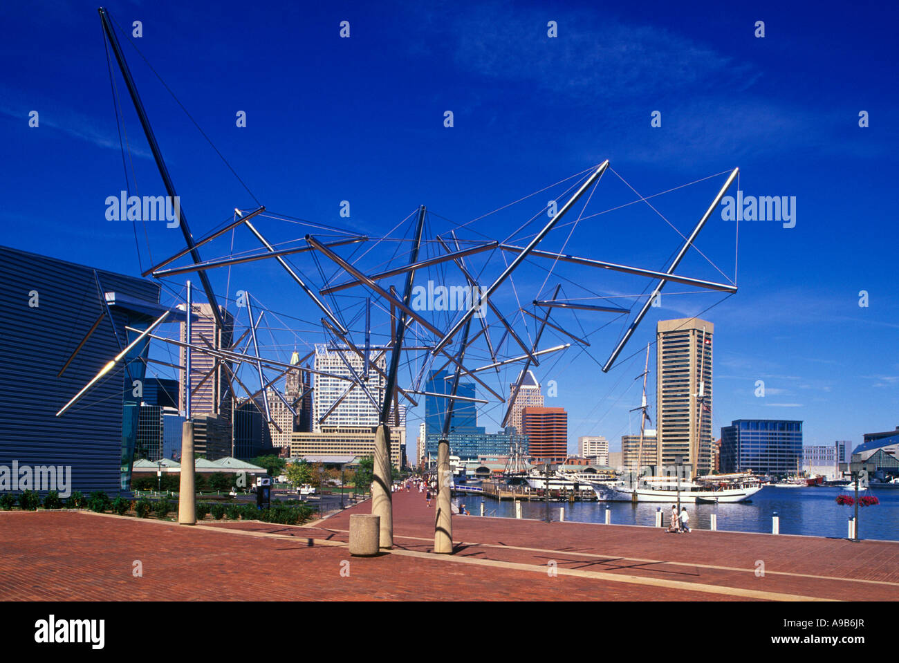 EASY LANDING SCULPTURE ( ©KENNETH SNELSON 1975) WATERFRONT INNER HARBOR ...