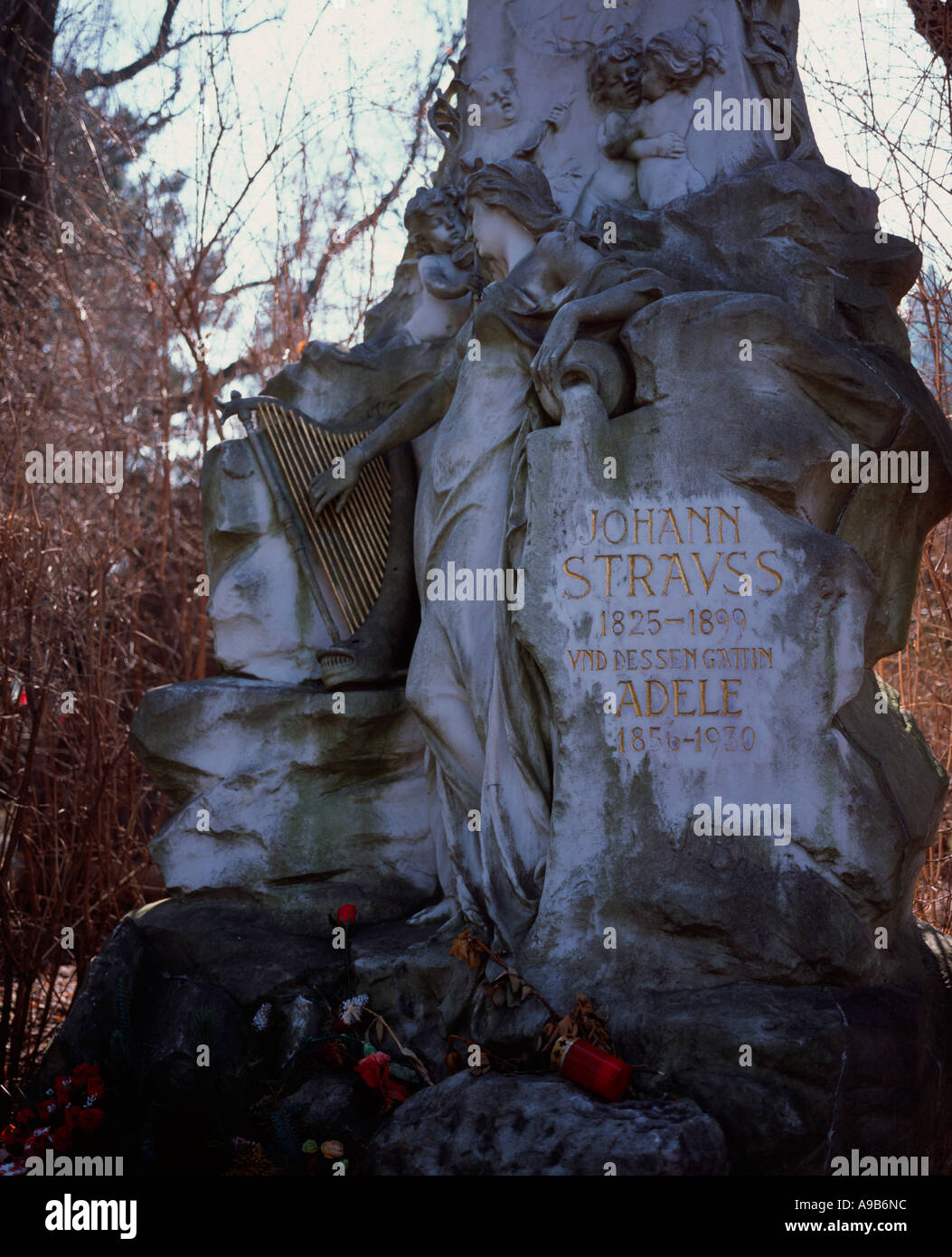 Vienna central cemetery johann strauss hi-res stock photography and ...