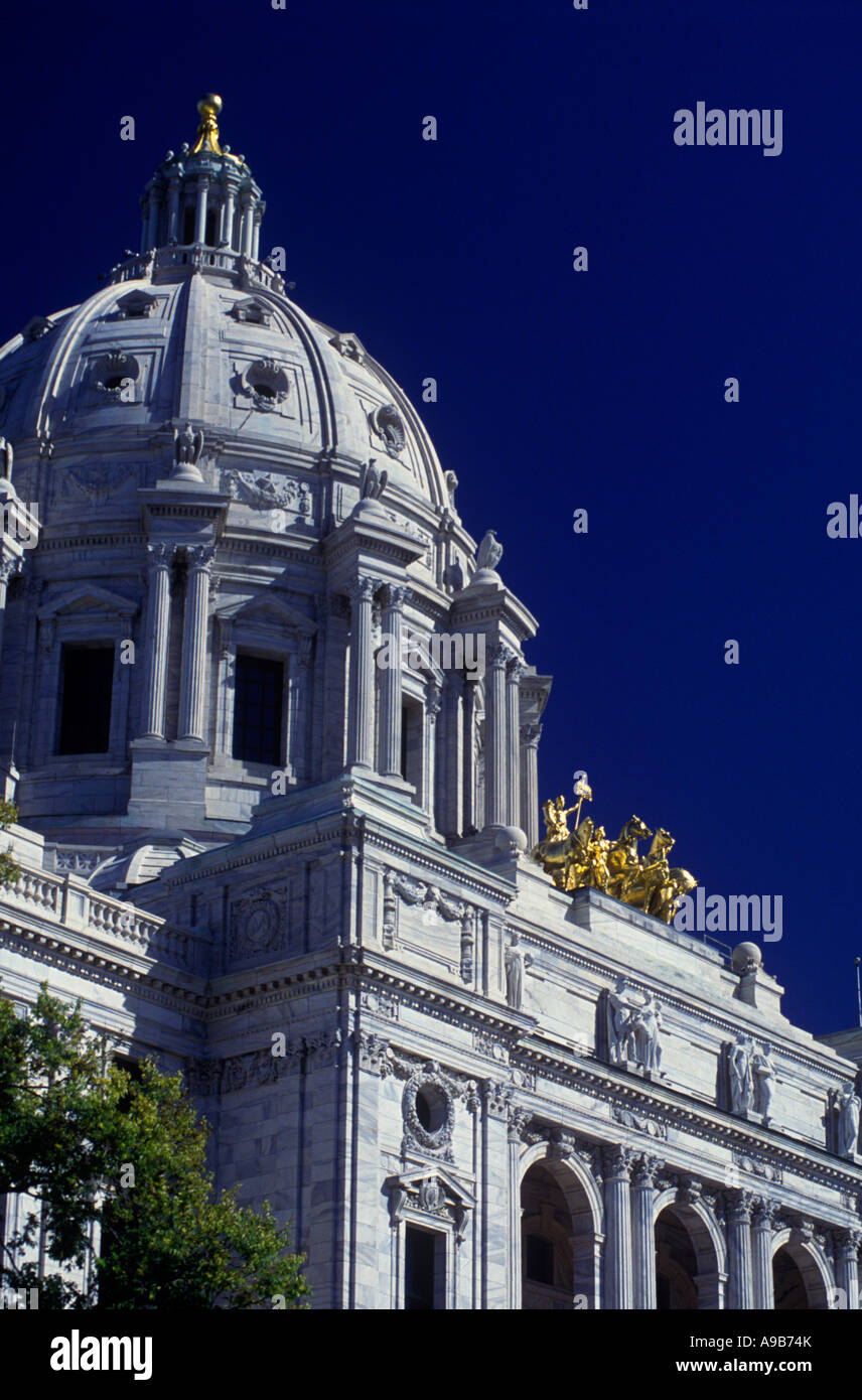 STATE CAPITOL BUILDING (©CASS GILBERT 1905) SAINT PAUL MINNESOTA USA ...