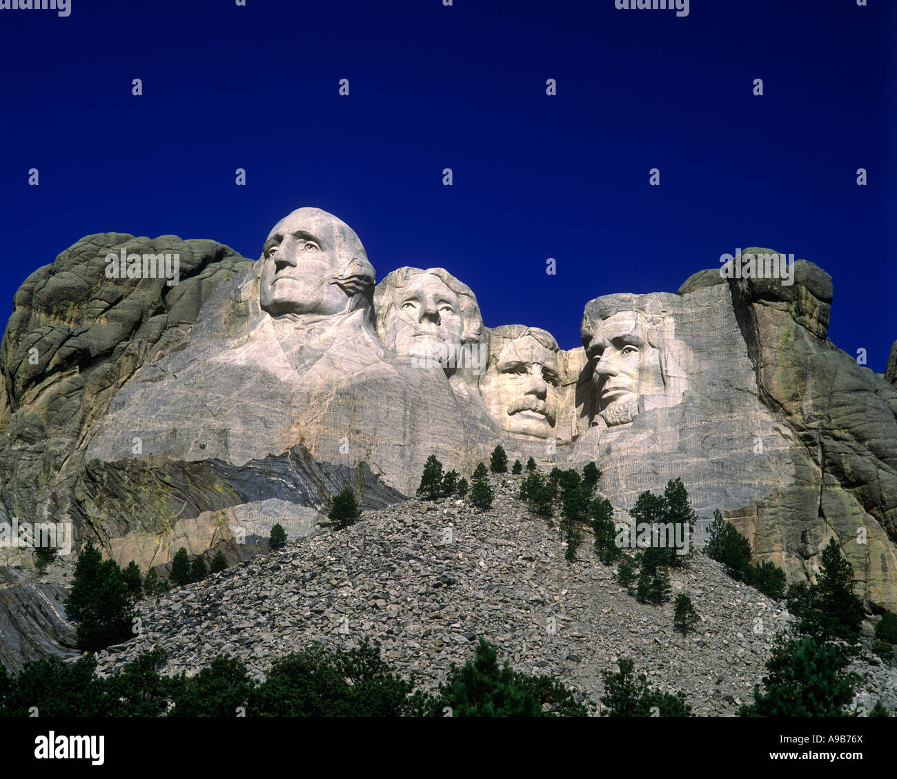 MOUNT RUSHMORE NATIONAL MONUMENT (©GUTZON & LINCOLN BORGLUM 1941) BLACK ...