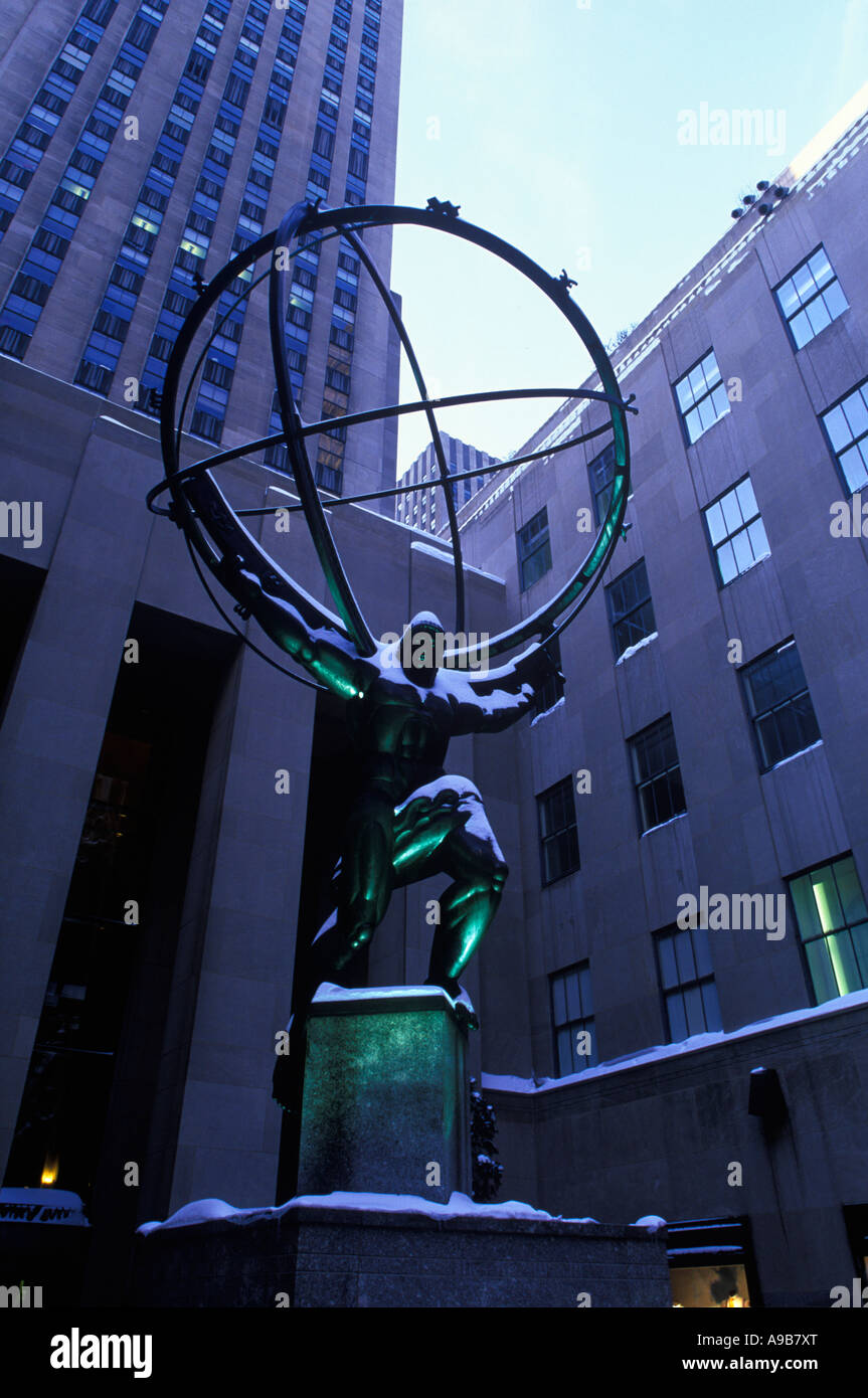 ATLAS STATUE (©LEE LAWRIE 1937) ROCKEFELLER CENTER (©RAYMOND HOOD 1939 ...