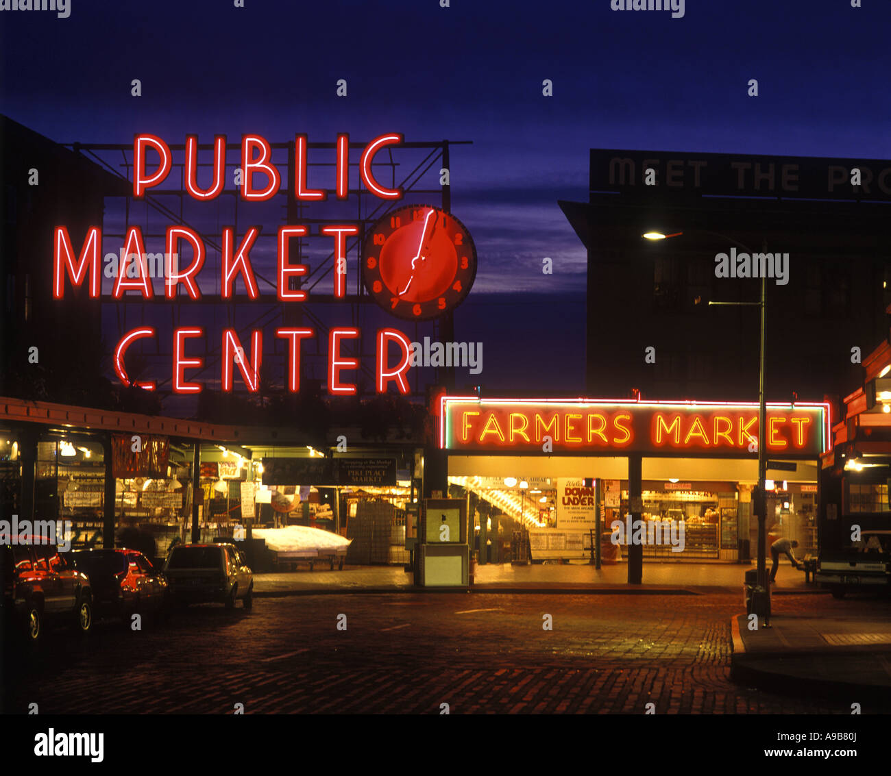 STREET SCENE PIKE PLACE PUBLIC MARKET CENTER NEON SIGN SEATTLE ...