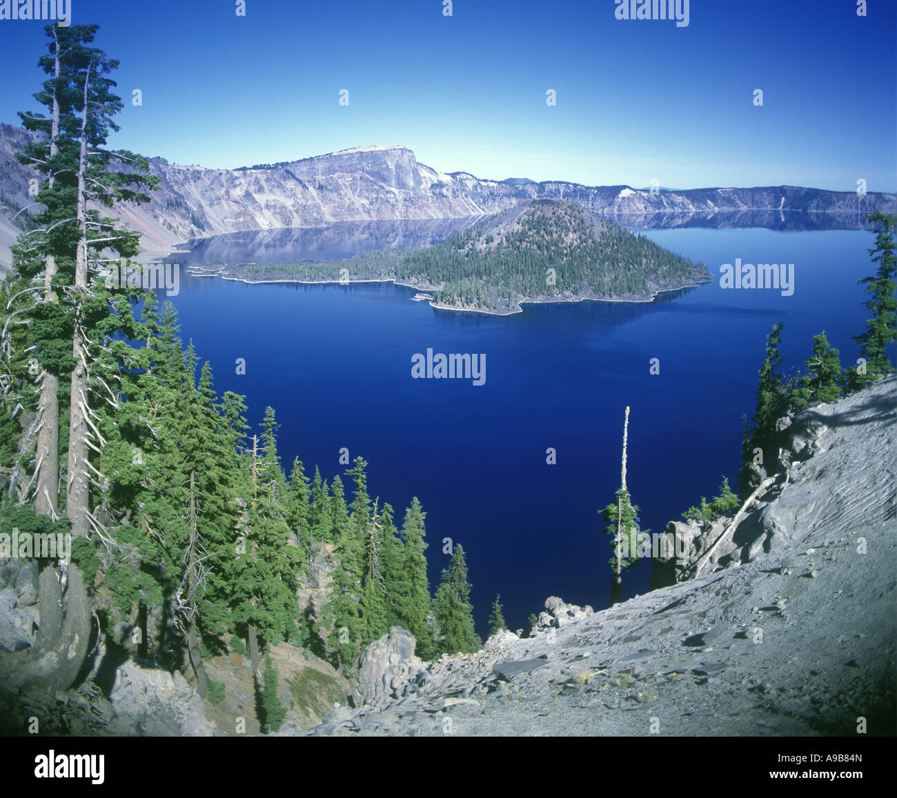 WIZARD ISLAND CRATER LAKE OREGON USA Stock Photo - Alamy
