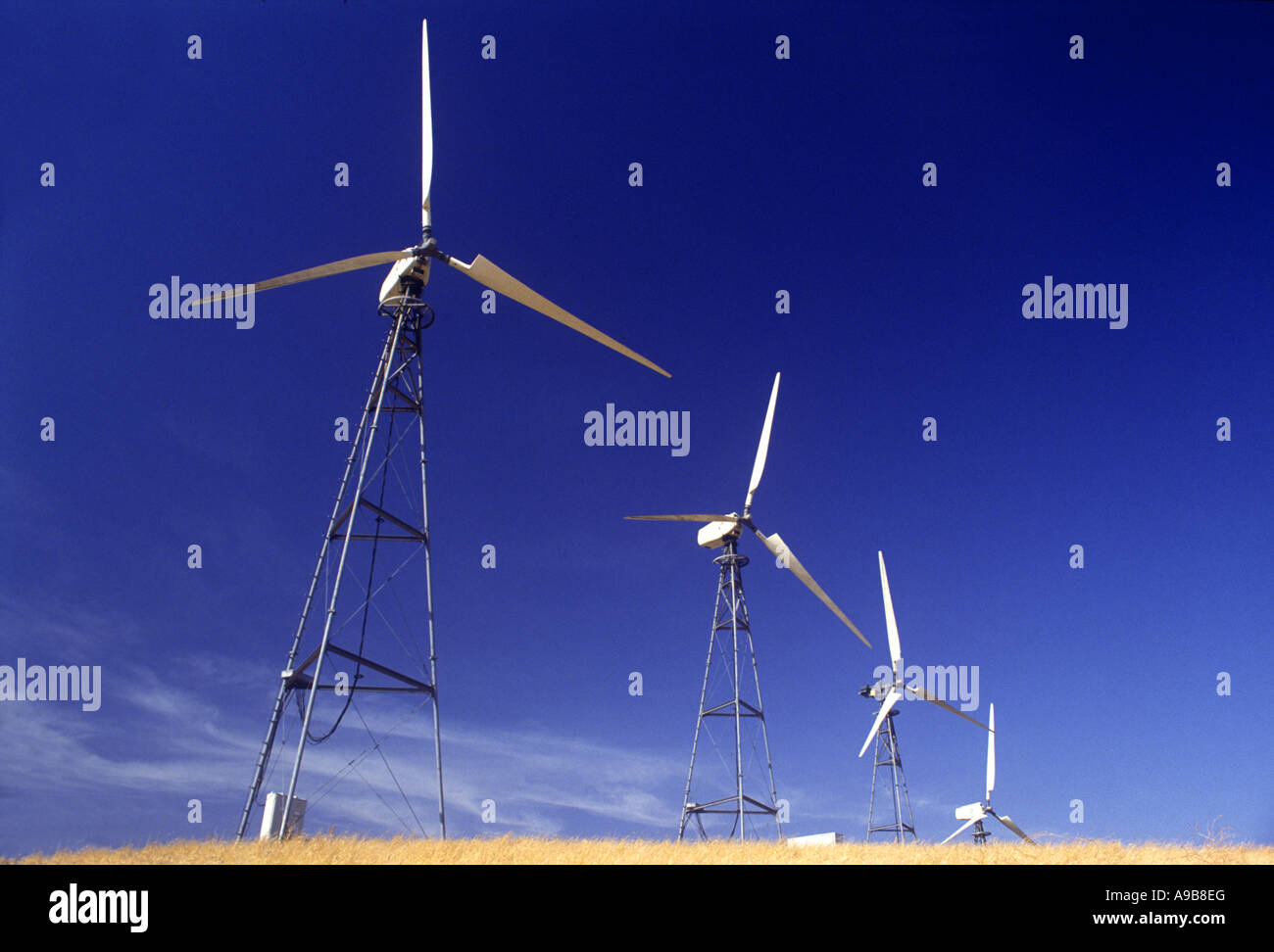 ALTAMONT PASS WIND TURBINES POWER PLANT CALIFORNIA USA Stock Photo - Alamy