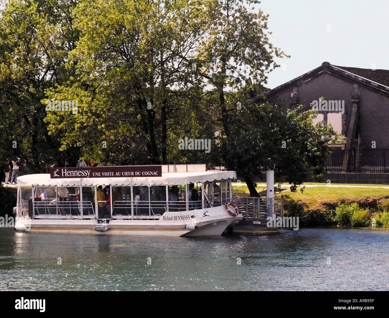 france poitou charentes cognac hennessey factory cognac brandy making ...