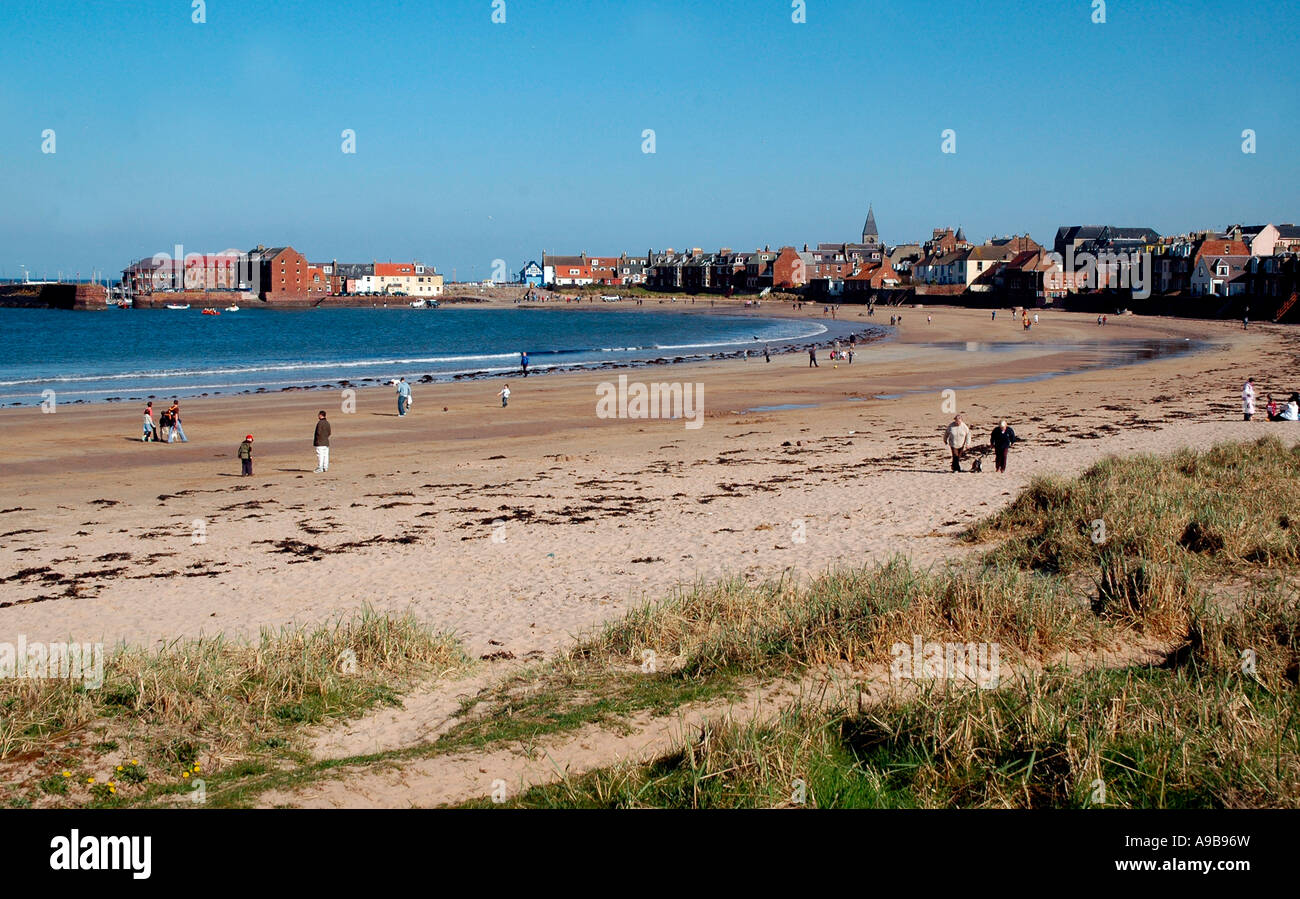 North berwick holiday town hi-res stock photography and images - Alamy
