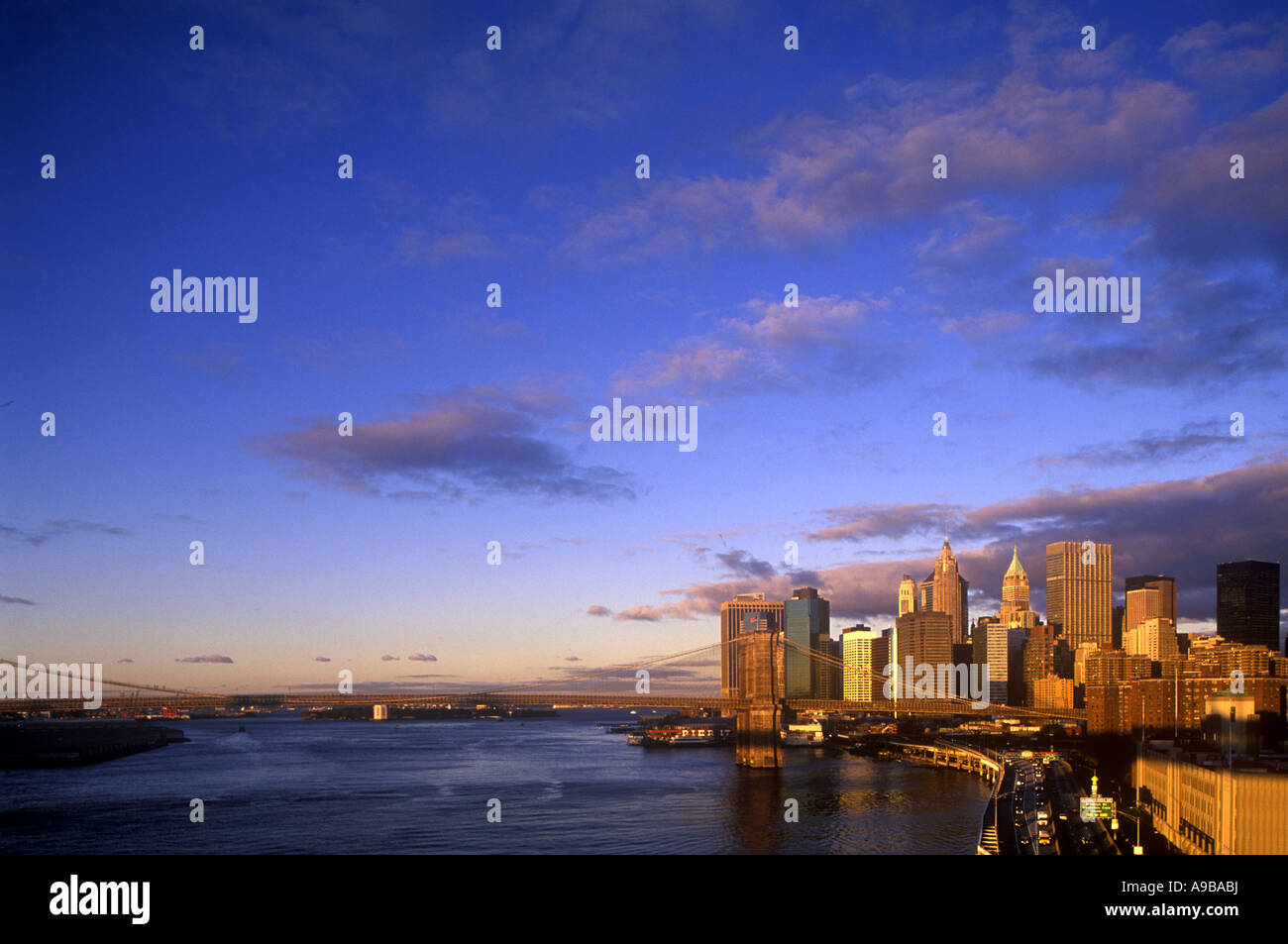 FDR DRIVE DOWNTOWN SKYLINE MANHATTAN NEW YORK CITY USA Stock Photo - Alamy