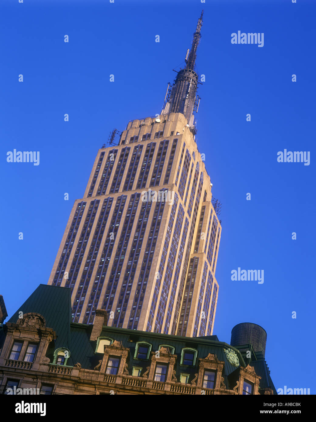 EMPIRE STATE BUILDING (©SHREVE LAMB & HARMON 1931) MIDTOWN MANHATTAN ...