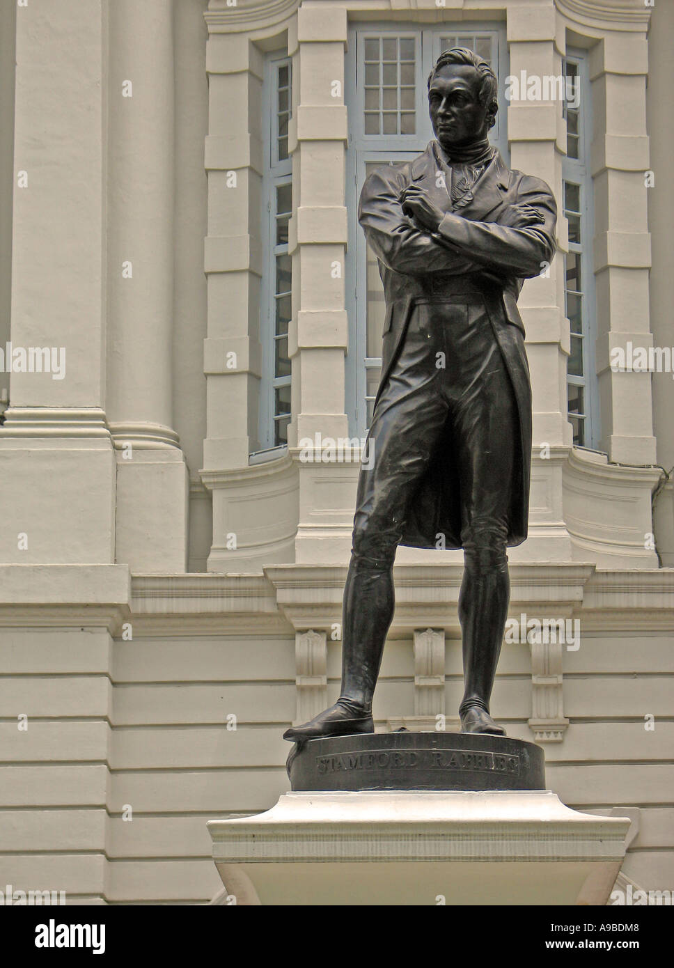 Original Sir Stamford Raffles Statue Singapore Stock Photo - Alamy
