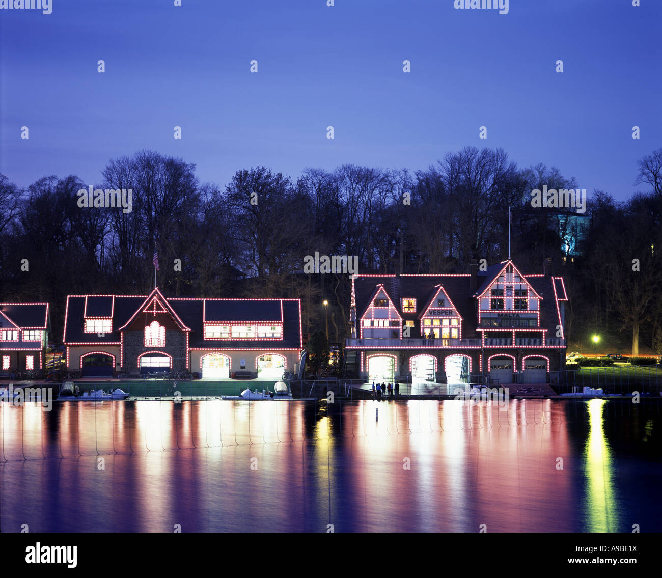 Row houses usa night hi-res stock photography and images - Alamy