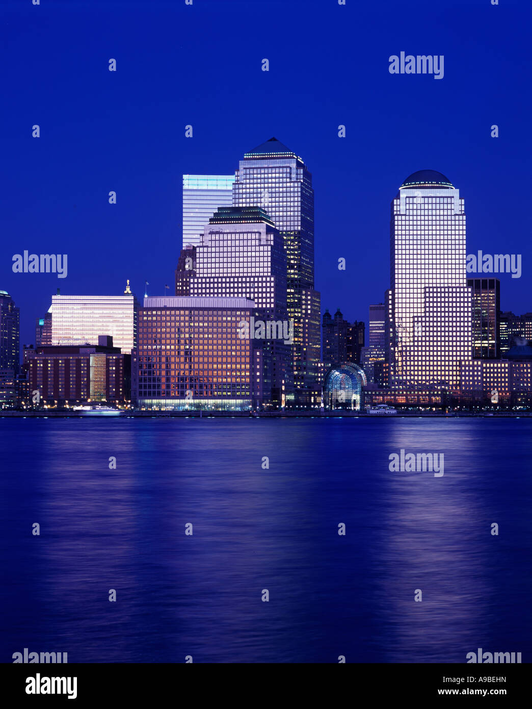 CROWDS UNION SQUARE MANHATTAN NEW YORK CITY USA Stock Photo - Alamy