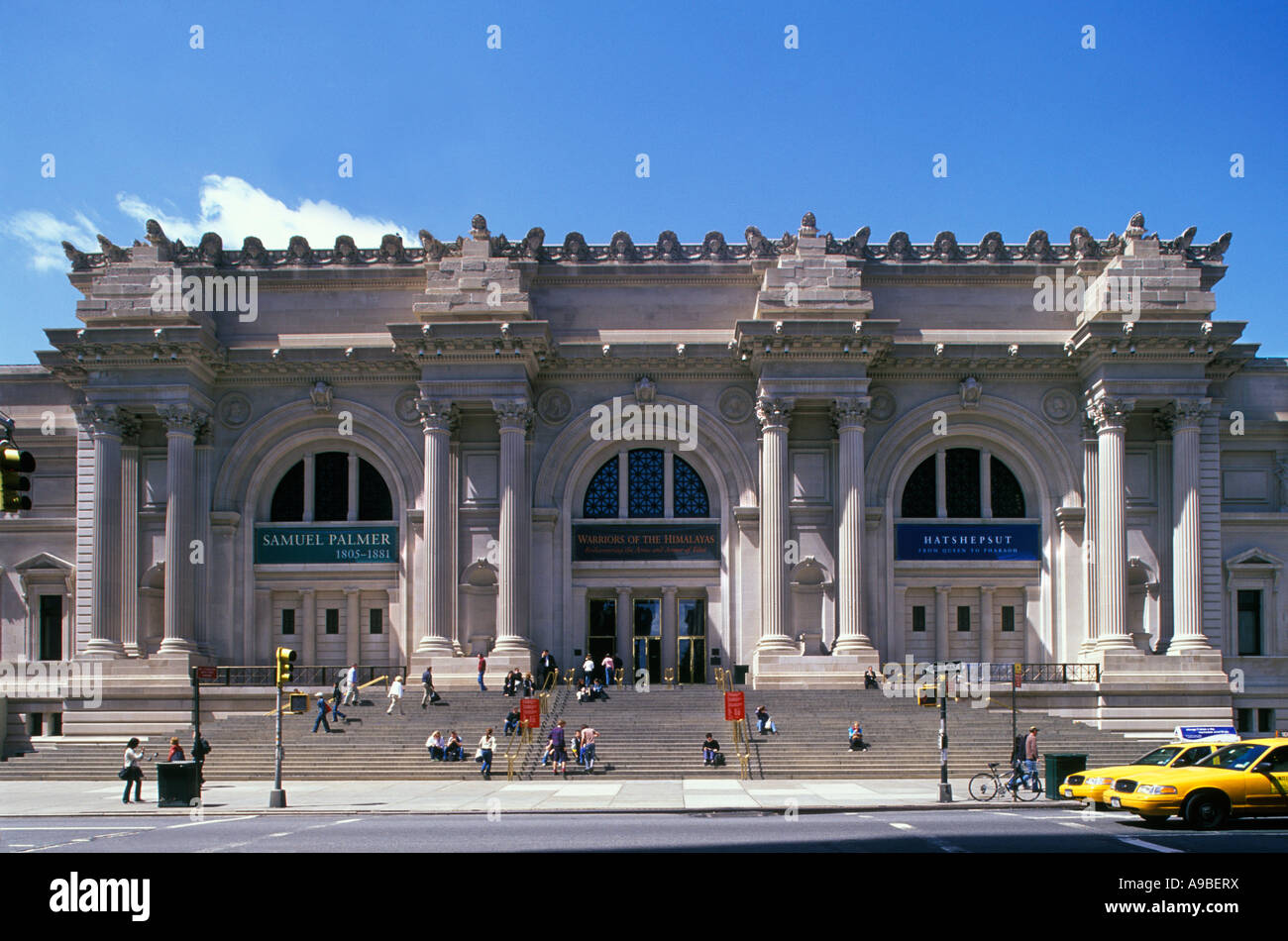 MAIN ENTRANCE METROPOLITAN MUSEUM OF ART (©RICHARD MORRIS HUNT 1874 ...