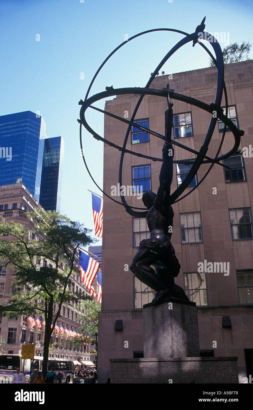ATLAS STATUE (©LEE LAWRIE 1937) ROCKEFELLER CENTER (©RAYMOND HOOD 1939 ...