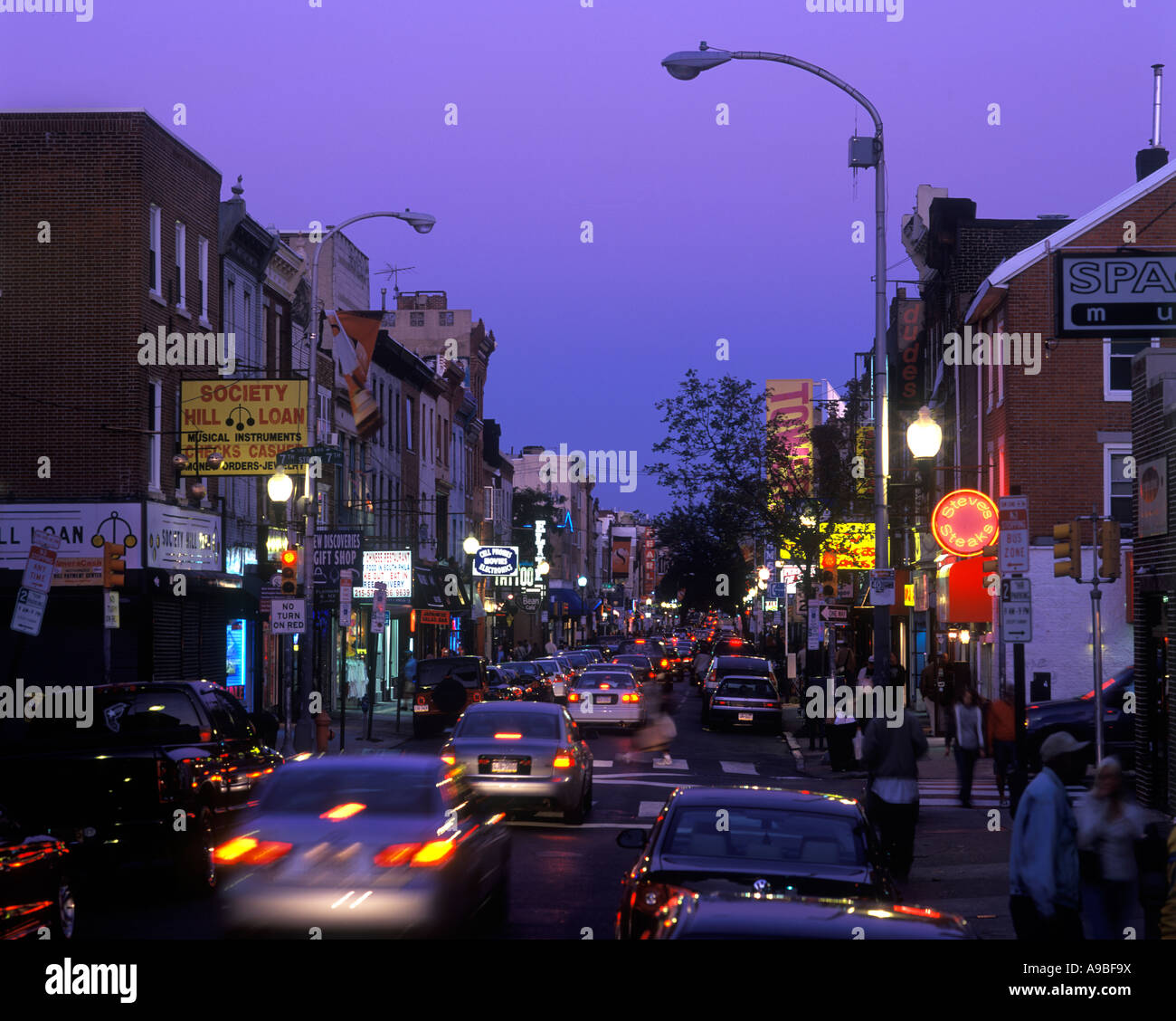 Philadelphia street scene hi-res stock photography and images - Alamy
