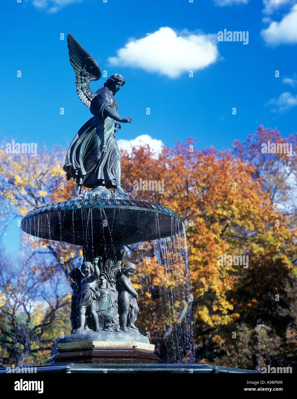 ANGEL OF THE WATERS FOUNTAIN (©EMMA STEBBINS 1868) BETHESDA TERRACE ...