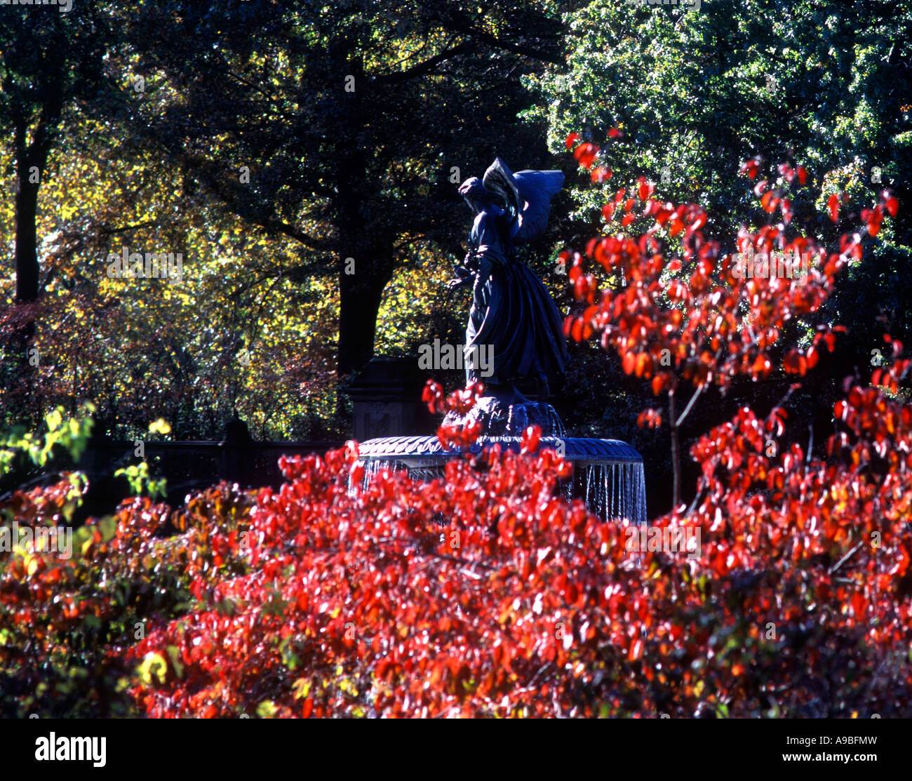 ANGEL OF THE WATERS FOUNTAIN (©EMMA STEBBINS 1868) BETHESDA TERRACE ...