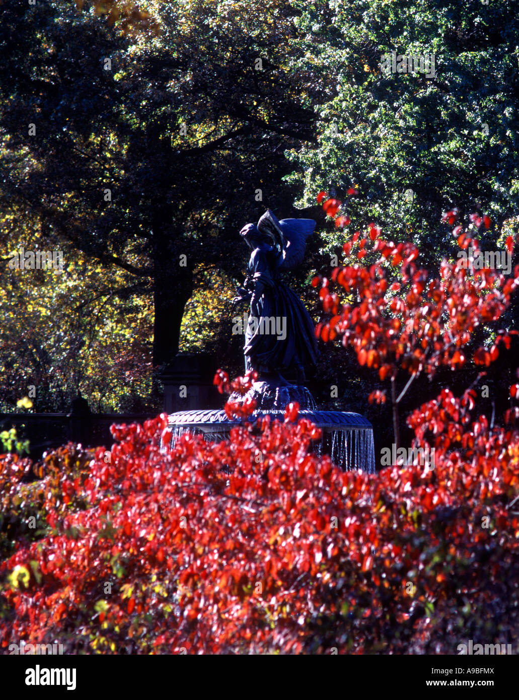 ANGEL OF THE WATERS FOUNTAIN (©EMMA STEBBINS 1868) BETHESDA TERRACE ...