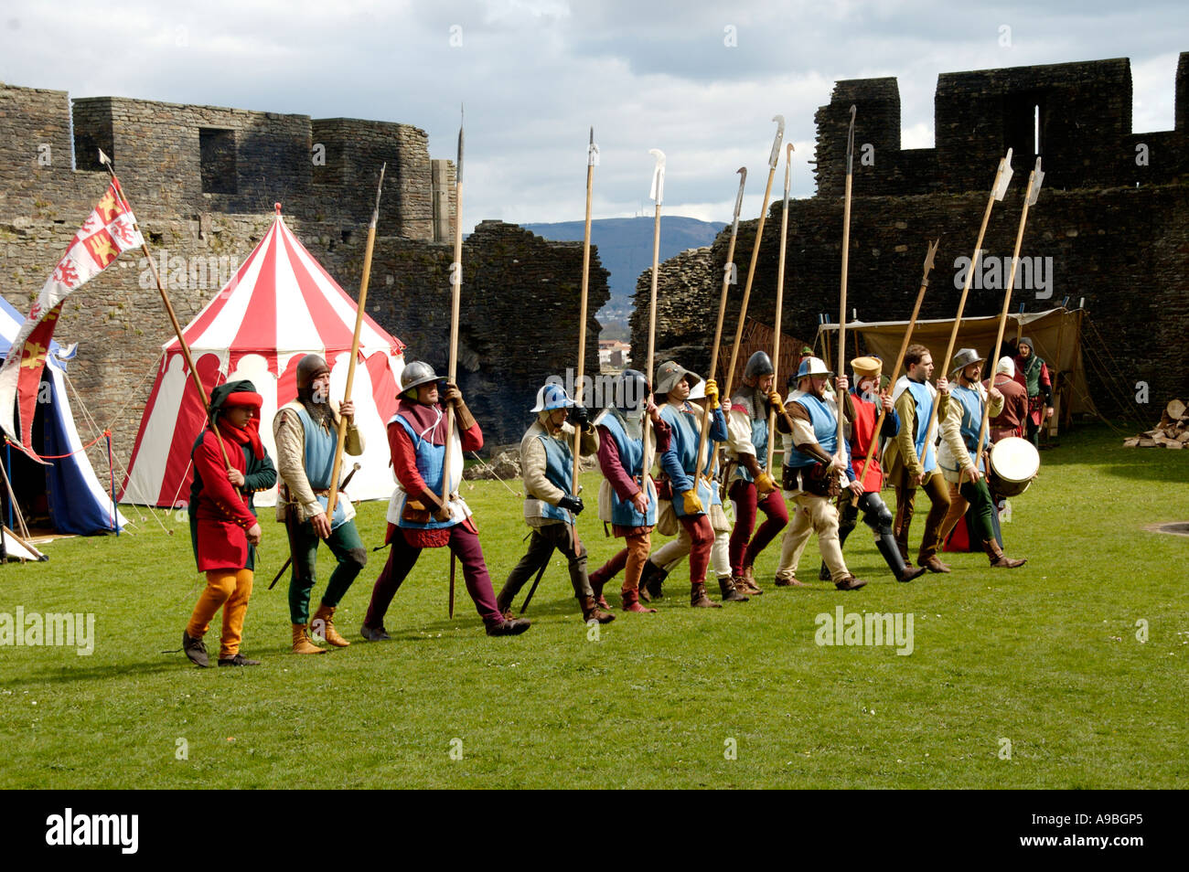 Medieval welsh men hi-res stock photography and images - Alamy