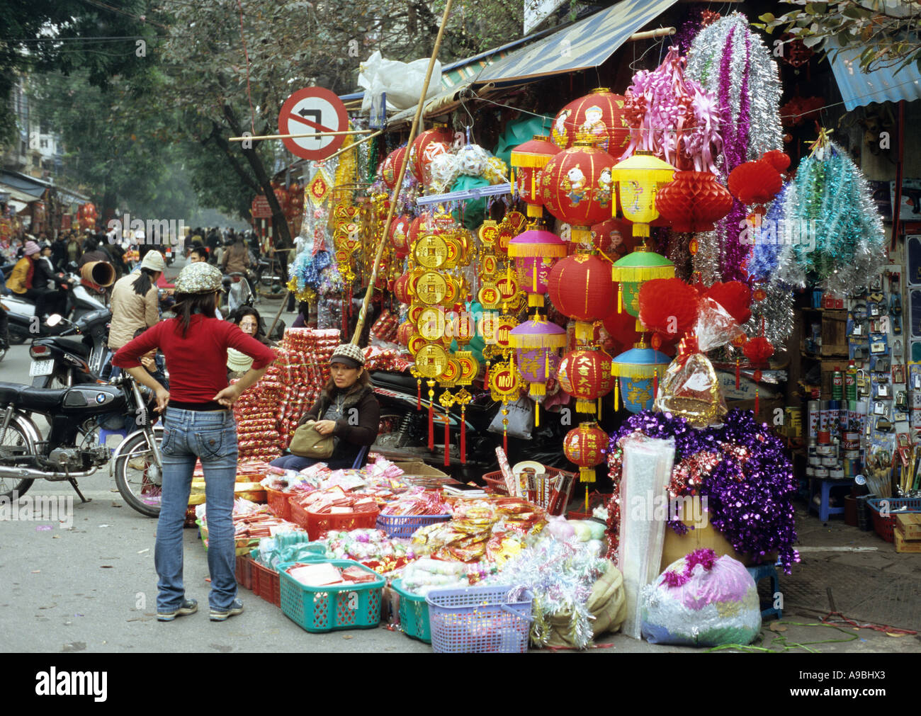 Hanoi tet lanterns hi-res stock photography and images - Alamy