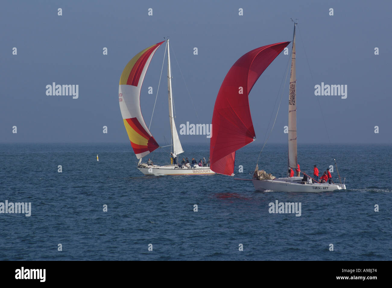 Racing sailboats hi-res stock photography and images - Alamy