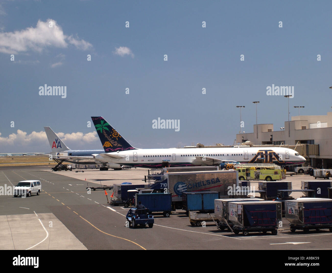 Airport runway honolulu international airport hi-res stock photography ...