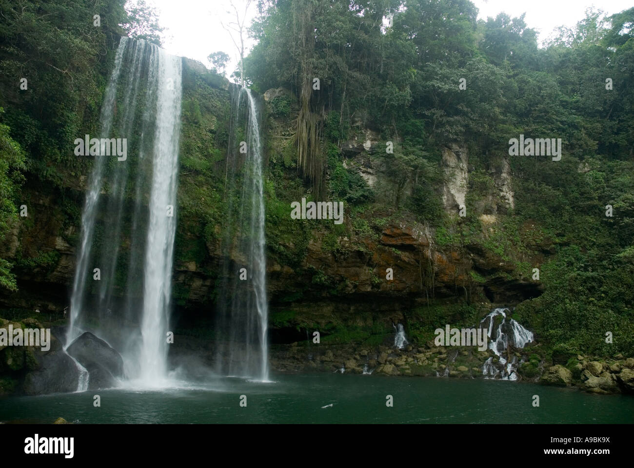 15 meter waterfall hi-res stock photography and images - Alamy