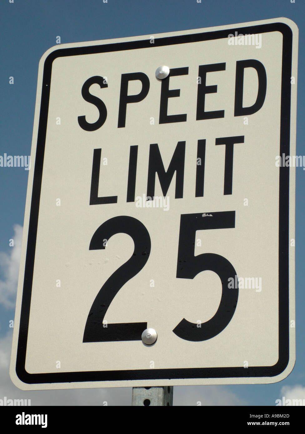 25 mph speed limit sign hi-res stock photography and images - Alamy
