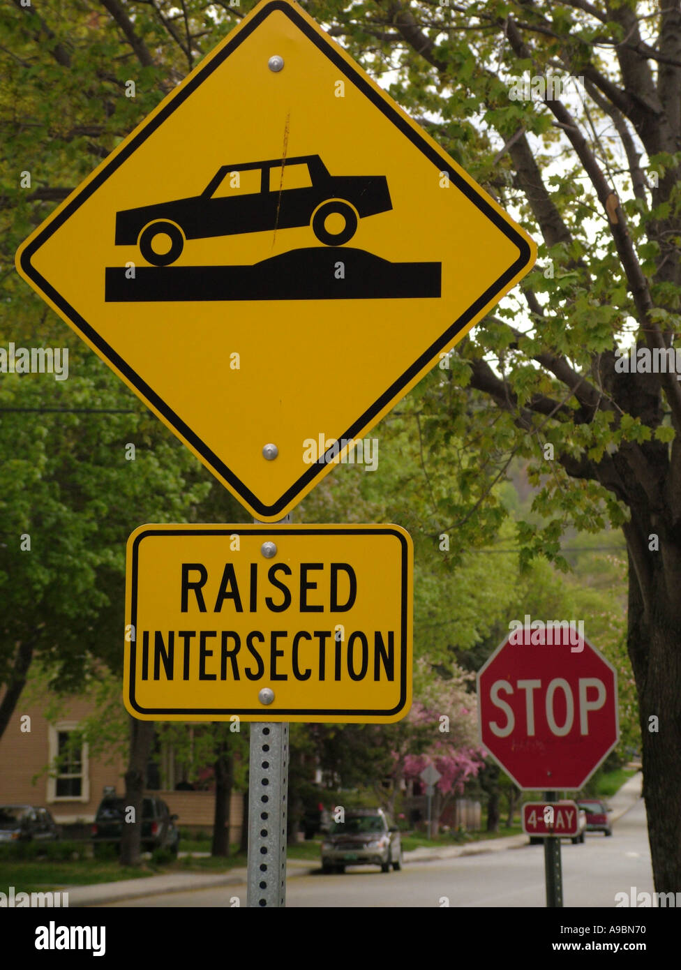 AJD42664, road sign, Raised Intersection sign, speed bump Stock Photo ...