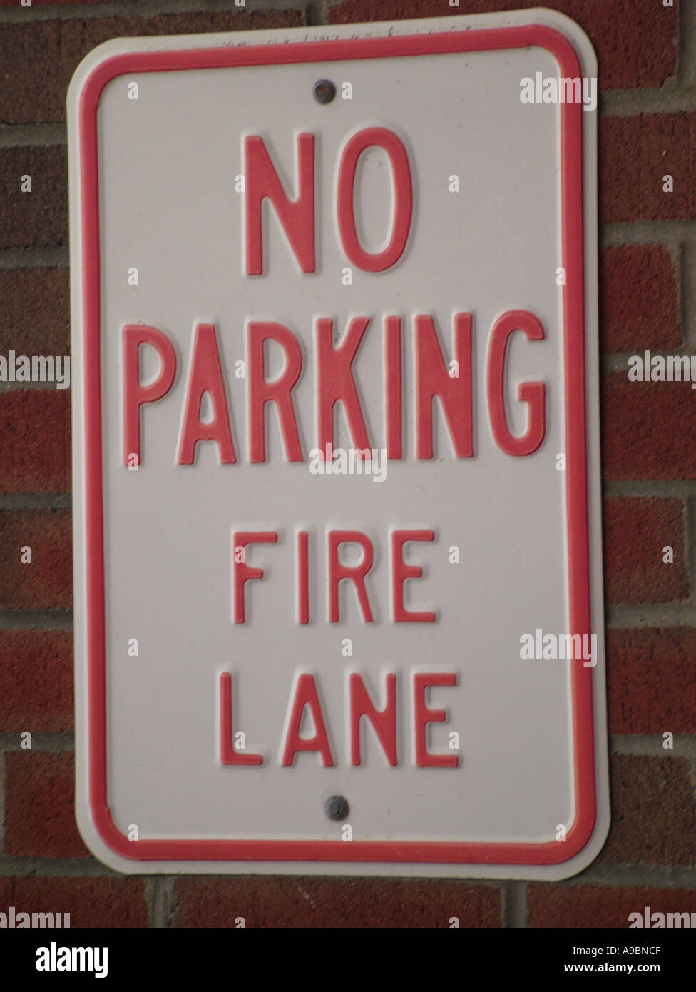 Fire lane hi-res stock photography and images - Alamy