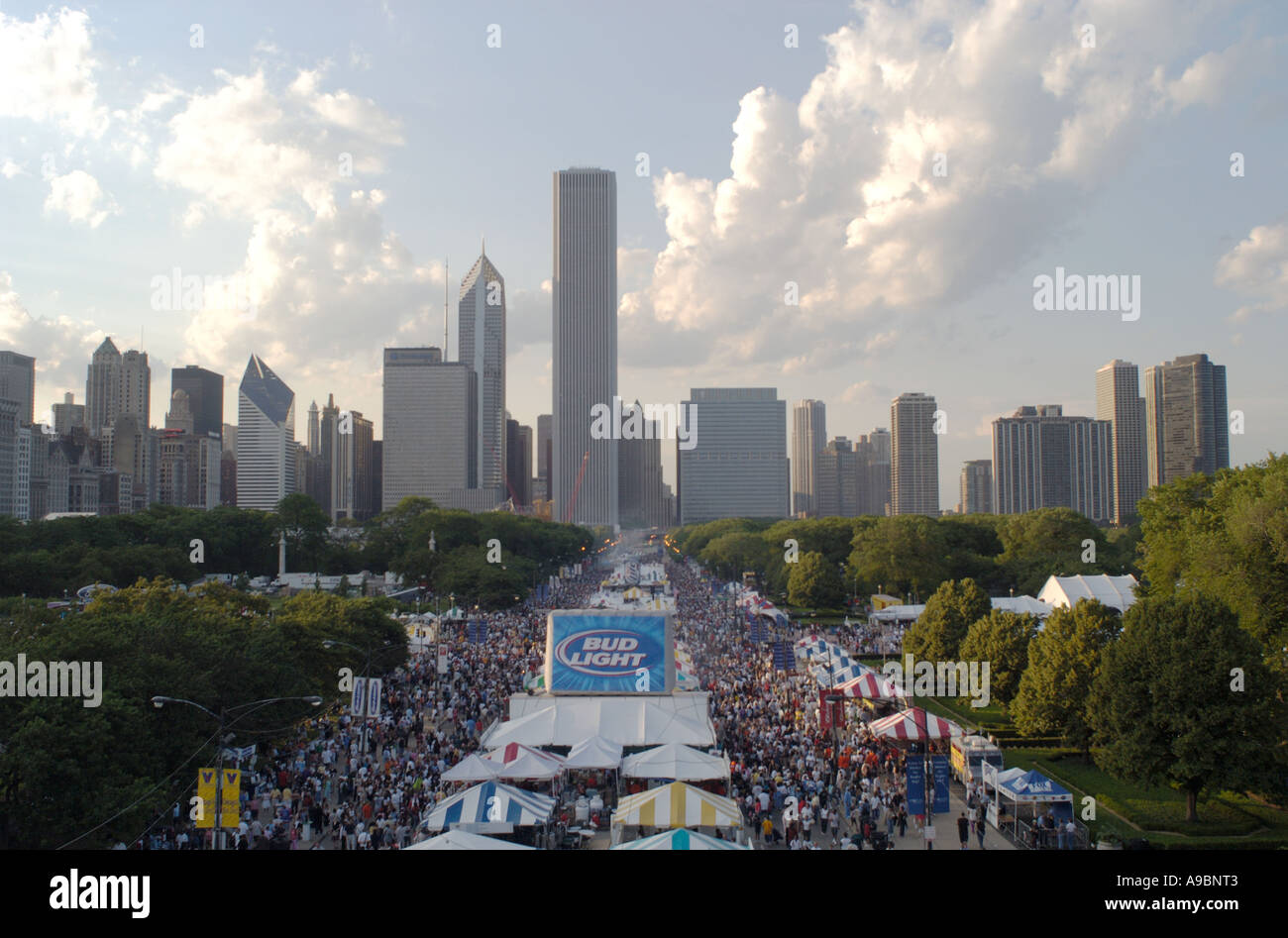 Overhead view of crowd attending the Taste of Chicago Stock Photo - Alamy