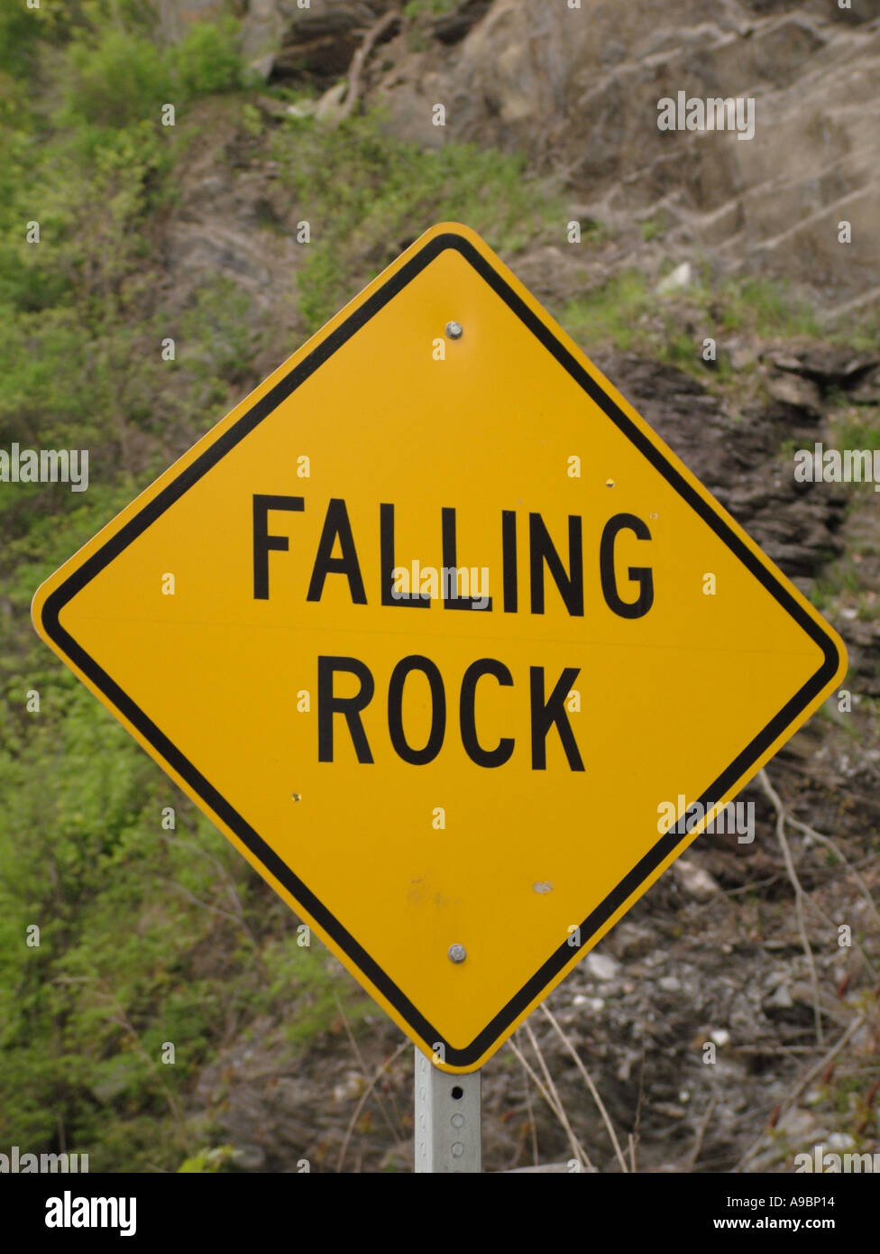 Fallen rocks sign hi-res stock photography and images - Alamy
