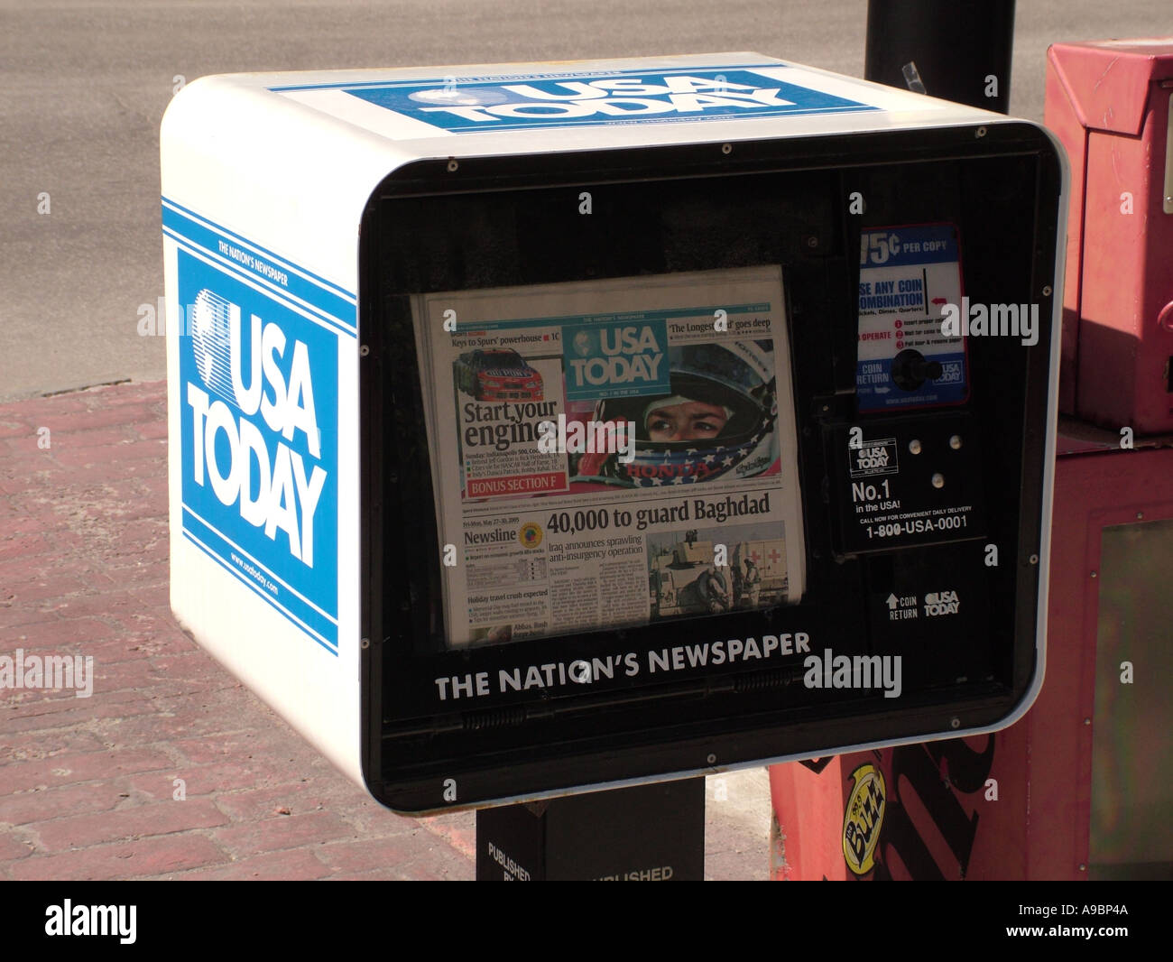 AJD42721, newspaper dispenser Stock Photo - Alamy