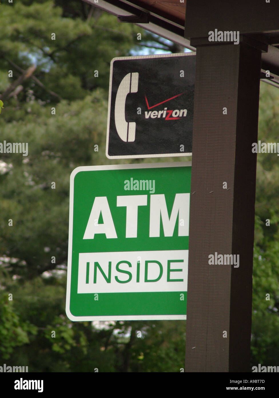 Information road signs hi-res stock photography and images - Alamy