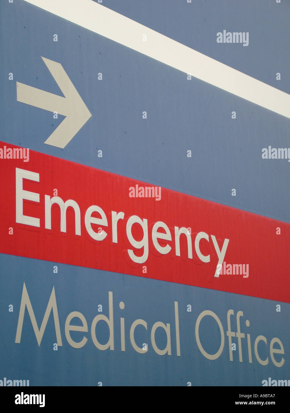AJD42811, hospital sign, Emergency Stock Photo - Alamy