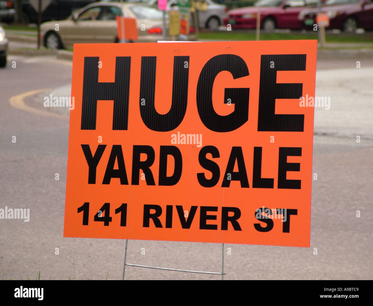 AJD42818, Huge Yard Sale sign Stock Photo - Alamy
