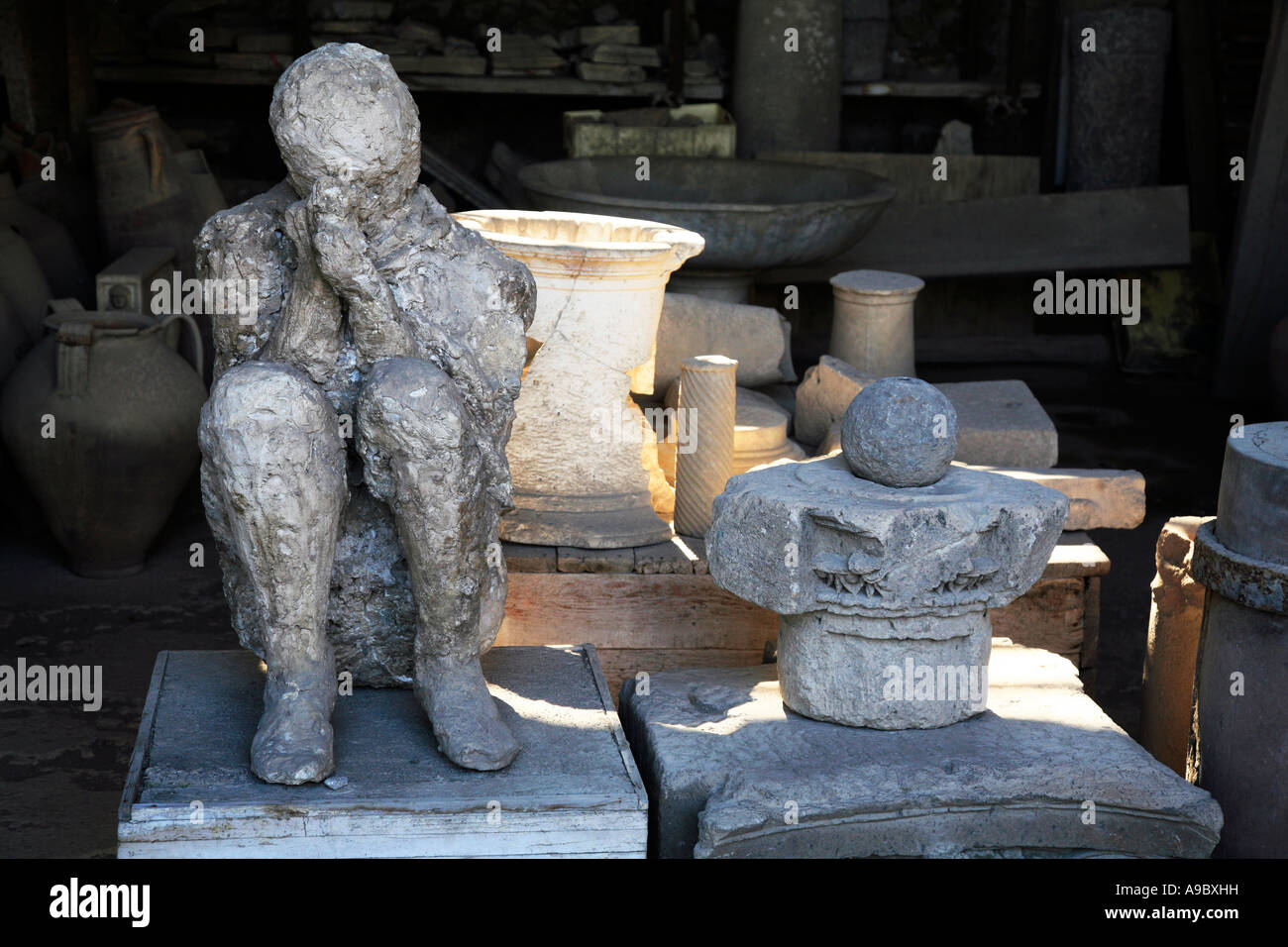 Plaster cast of victim of Pompeii Stock Photo - Alamy